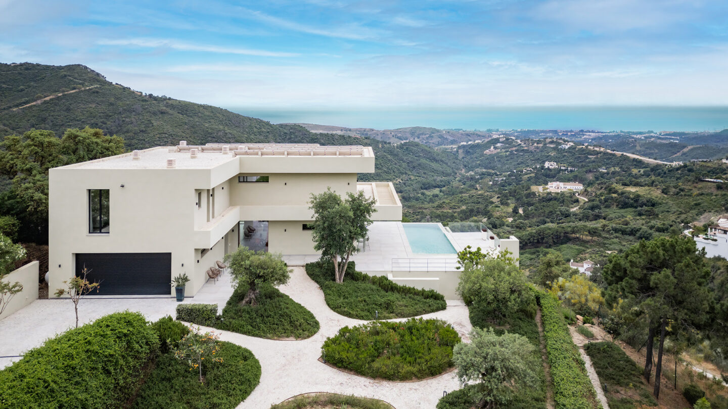 For Sale 🇪🇸 BENAHAVÍS – MONTEMAYOR – CONTEMPORARY 5B VILLA WITH ...